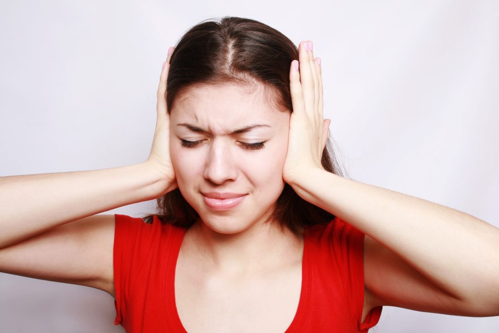 Hyperacusis causes, symptoms, treatment – and its relation to tinnitus
