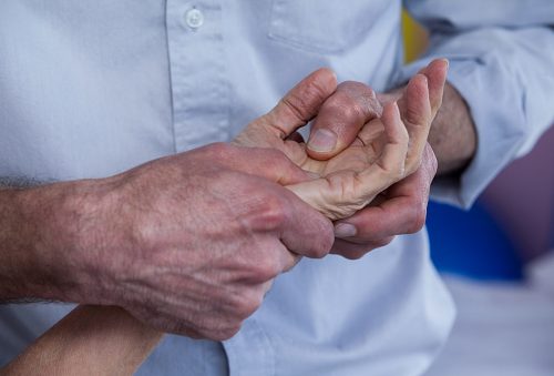 5 Simple hand exercises to relieve joint pain which can be done daily