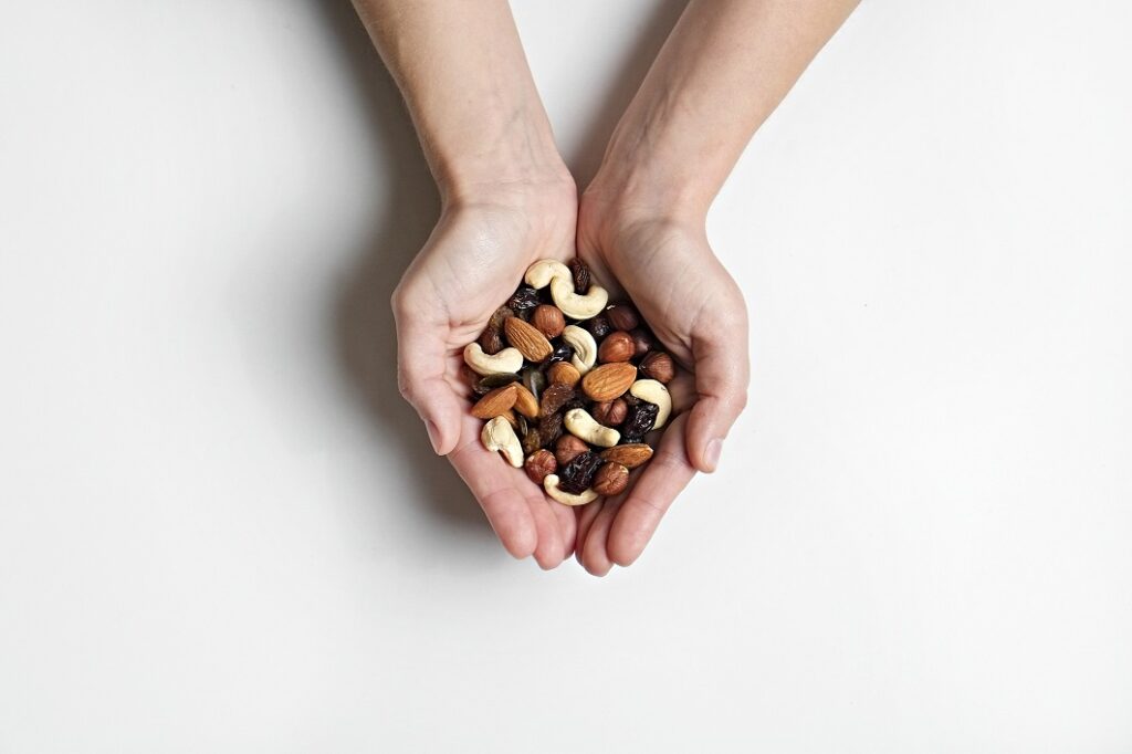 A Handful of Nuts Per Day Could Keep Heart Disease Away